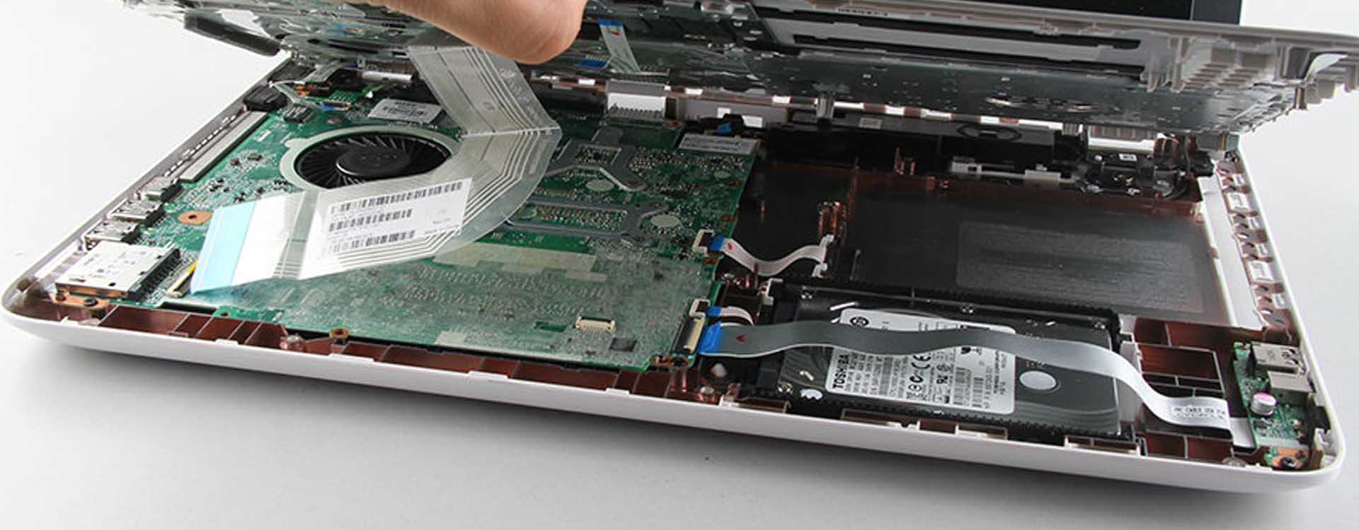 Come smontare il portatile HP Pavilion 15-P000